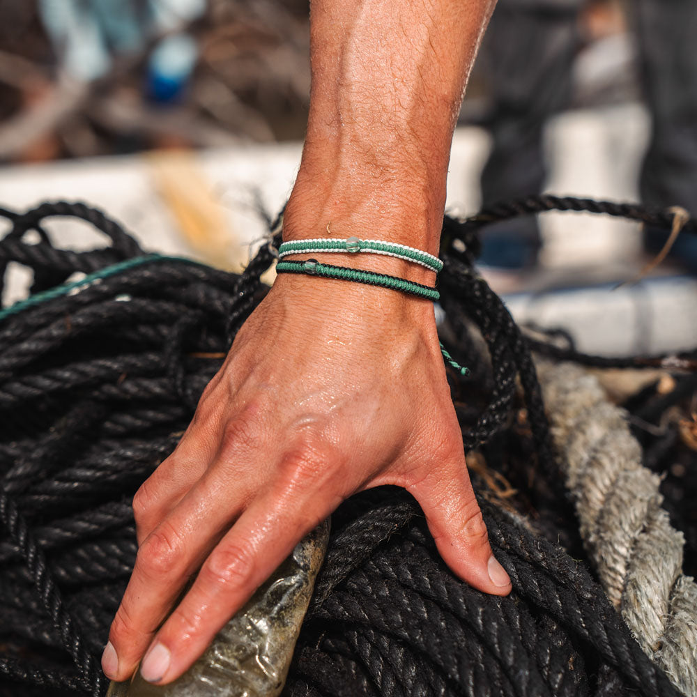 4ocean x MANG Coastal Restoration Bracelet - Seafoam Green & Black [6- – wholesale.4ocean.com