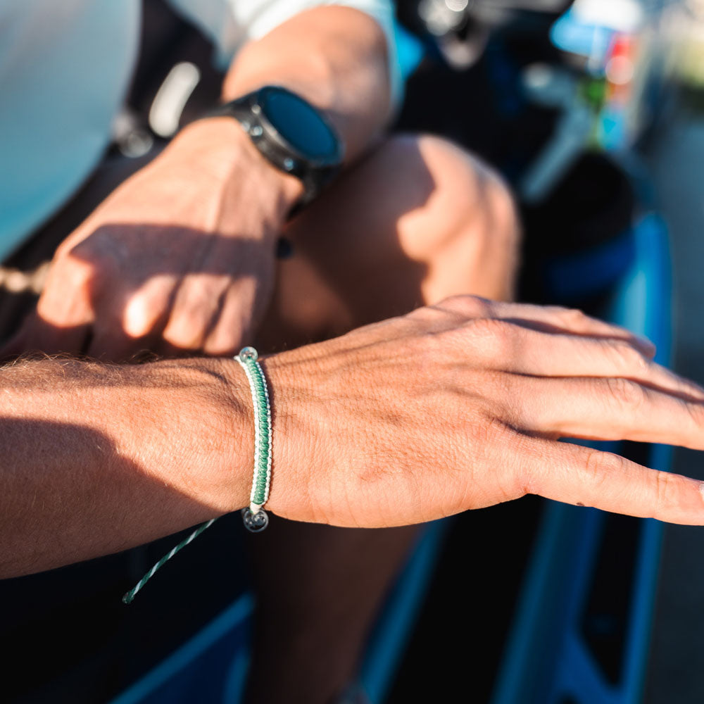 4ocean x MANG Coastal Restoration Bracelet - Seafoam Green & White [6- – wholesale.4ocean.com